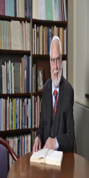 Ron Hansen | Simon Business School
