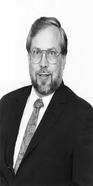 Ron Hansen Portrait 1 | Simon Business School